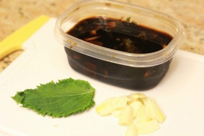 Shiso Garlic Soy Sauce ニンニク紫蘇醤油 • Just One Cookbook