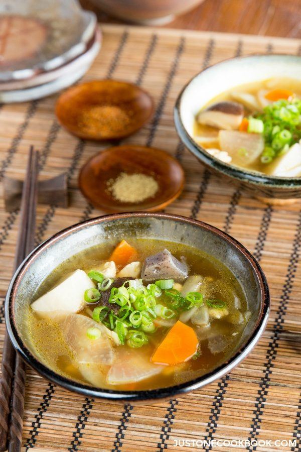 Kenchinjiru けんちん汁 • Just One Cookbook