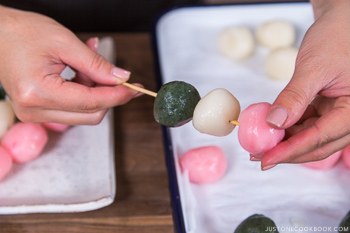 Hanami Dango 花見団子 • Just One Cookbook