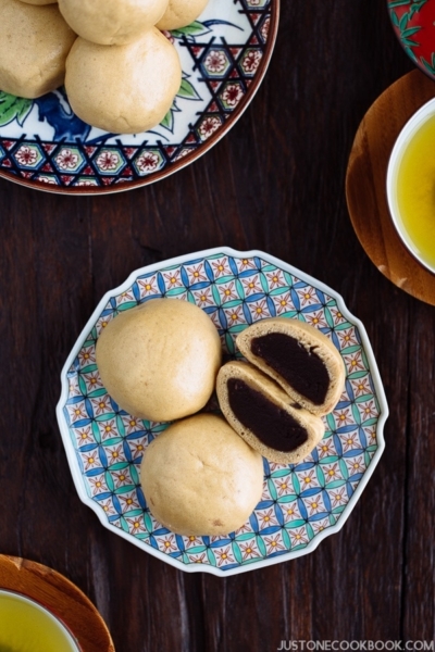 Manju (Japanese Steamed Cake) 利休饅頭 • Just One Cookbook