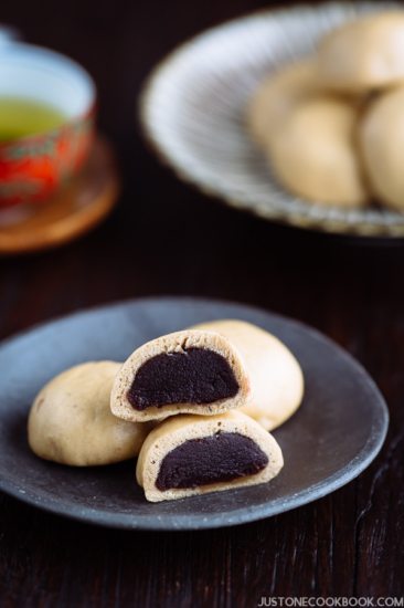 Manju (Japanese Steamed Cake) 利休饅頭 • Just One Cookbook