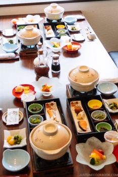 Japanese Dining Etiquette 101 食事のマナー • Just One Cookook