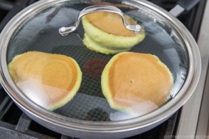 Matcha Souffle Pancakes 抹茶スフレパンケーキ • Just One Cookbook
