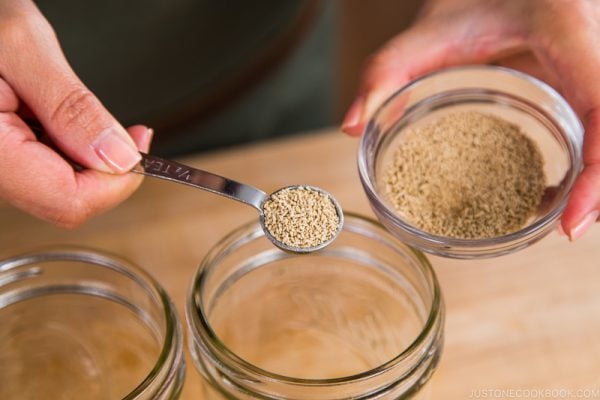 Homemade Instant Miso Soup 即席味噌汁 • Just One Cookbook