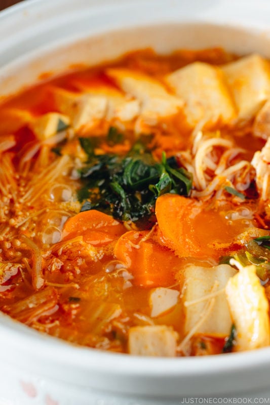 Kimchi Nabe キムチ鍋 • Just One Cookbook