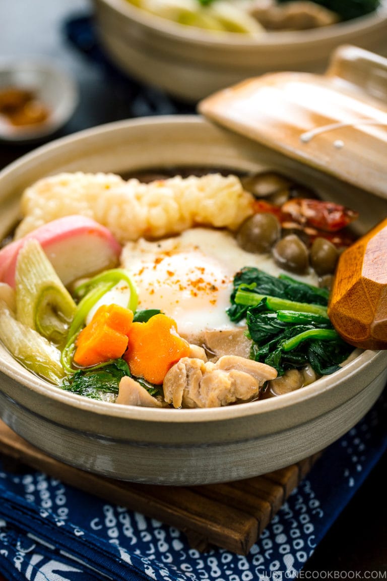 Nabeyaki Udon 鍋焼きうどん • Just One Cookbook