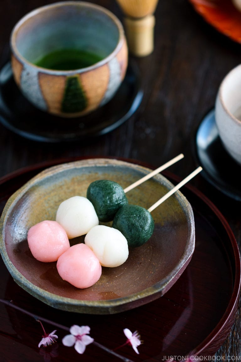 Hanami Dango 花見団子 • Just One Cookbook