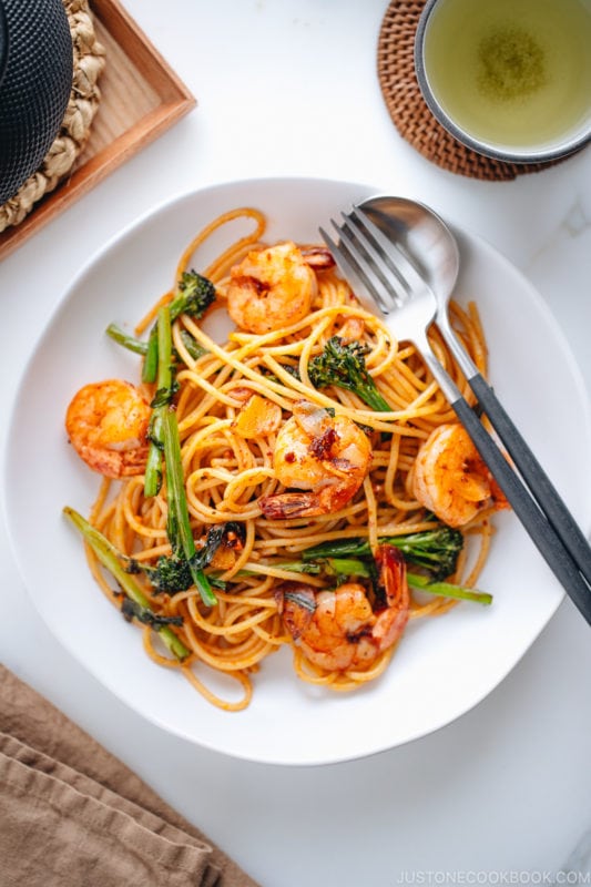 Japanese-style Shrimp and Broccolini Pasta 海老とブロッコリーニの和風パスタ • Just One ...