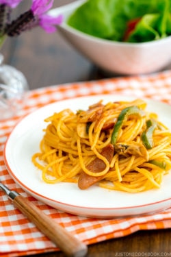 Ketchup Spaghetti スパゲッティーナポリタン • Just One Cookbook