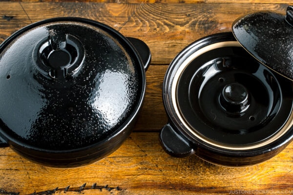 How to Cook Rice in a Donabe 土鍋ご飯の炊き方 • Just One Cookbook