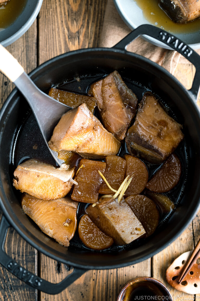 Buri Daikon (Simmered Yellowtail and Daikon) ブリ大根 • Just One Cookbook