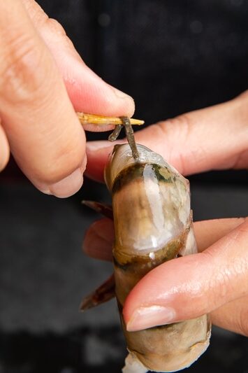 Rangiri: Random Cut Cutting Technique • Just One Cookbook