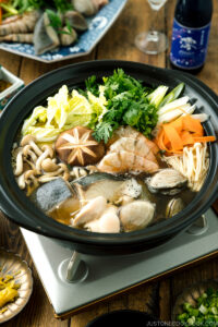 Yosenabe (Japanese Hot Pot) 寄せ鍋 • Just One Cookbook