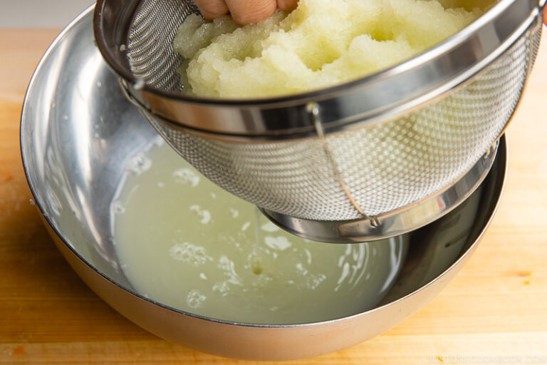 Mizore Nabe (Hot Pot with Grated Daikon) みぞれ鍋 • Just One Cookbook