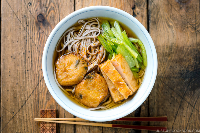 Soba Noodle Soup 温かいお蕎麦 • Just One Cookbook