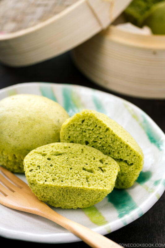 Matcha Steamed Cake 抹茶蒸しパン • Just One Cookbook