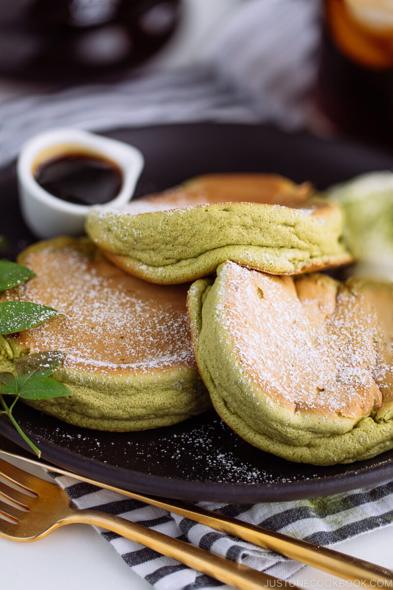 Matcha Souffle Pancakes 抹茶スフレパンケーキ • Just One Cookbook
