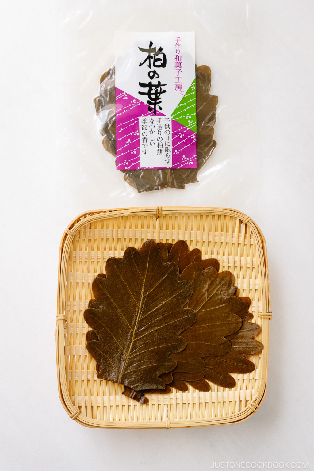 Kashiwa (Oak) Leaves • Just One Cookbook