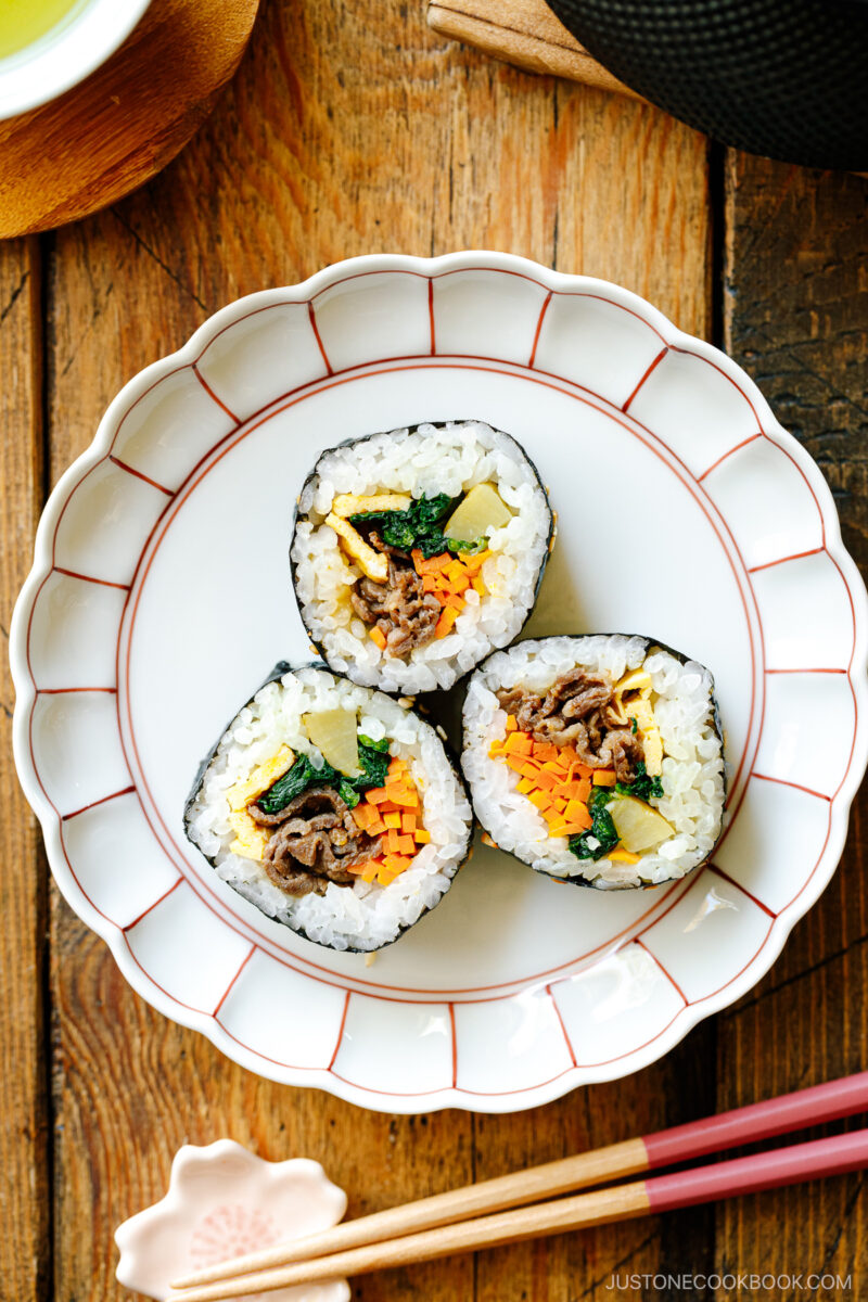 Kimbap (Korean Seaweed Roll) キンパ • Just One Cookbook