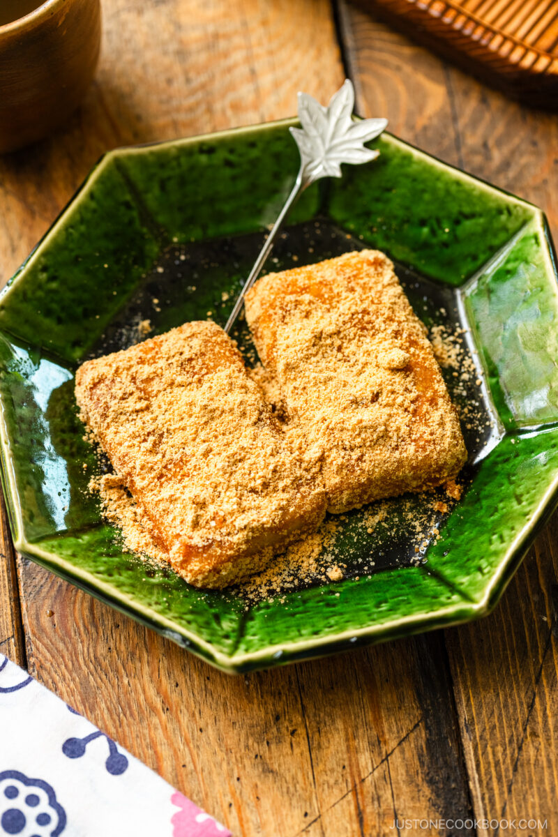 Kinako Mochi (Rice Cake with Soybean Flour) きな粉餅 • Just One Cookbook