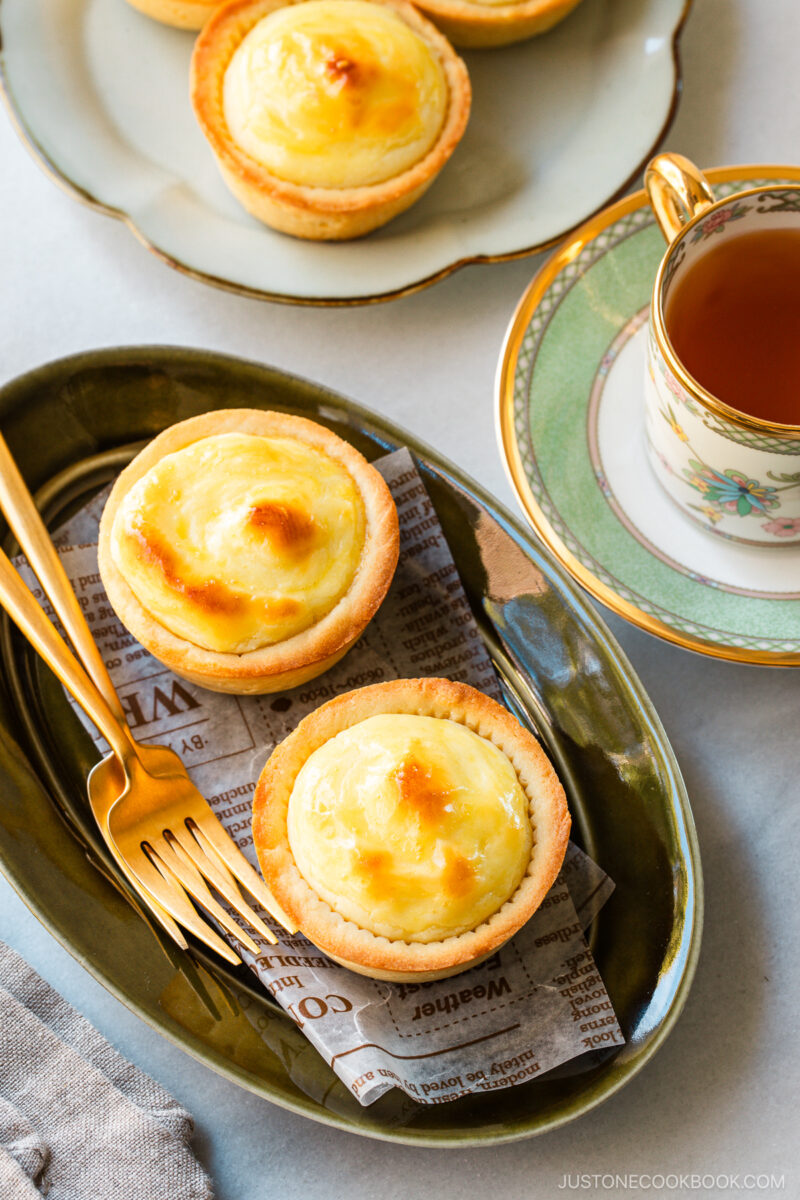 Baked Cheese Tarts チーズタルト • Just One Cookbook