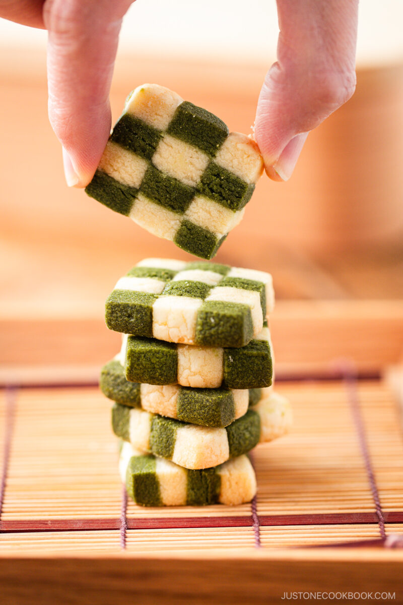 Matcha Checkerboard Cookies 抹茶アイスボックスクッキー • Just One Cookbook