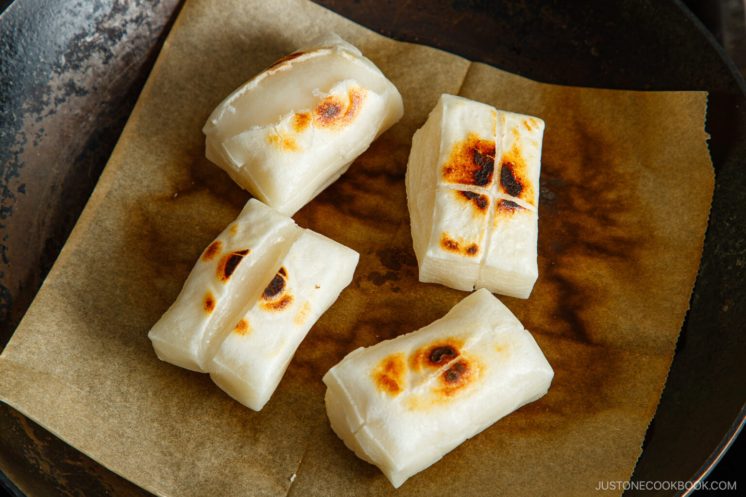 Kinako Mochi (Rice Cake with Soybean Flour) きな粉餅 • Just One Cookbook