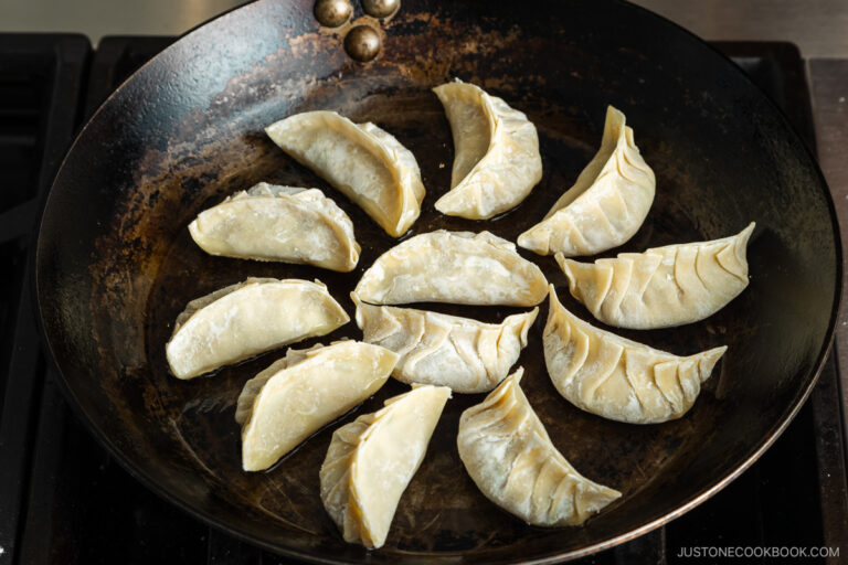 Gyoza Recipe 餃子(ぎょうざ) • Just One Cookbook